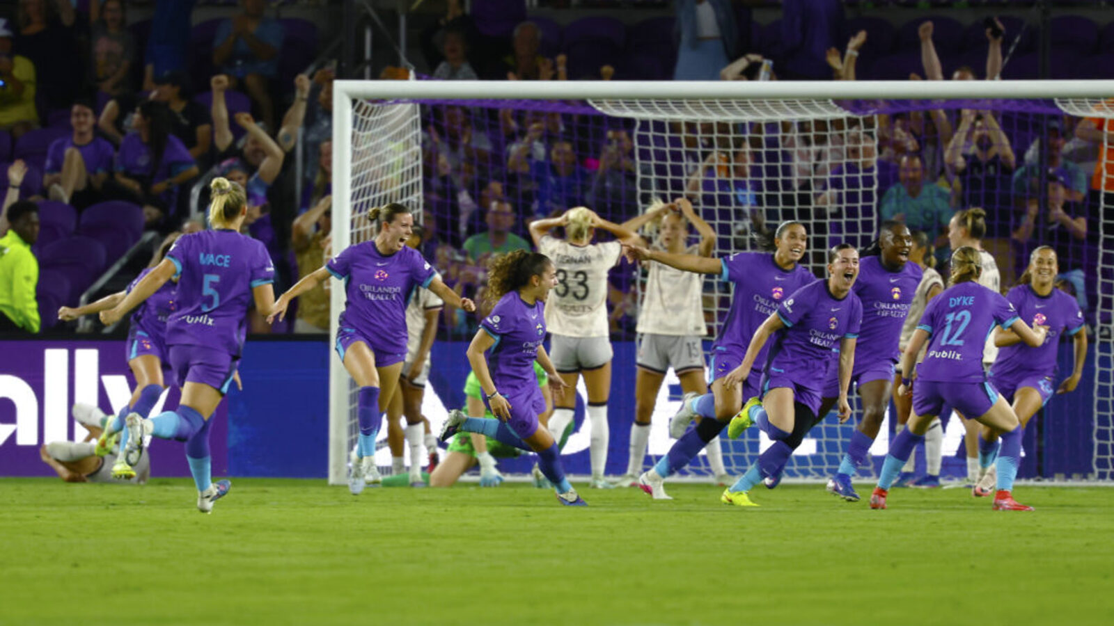 Penalty kicks rule in NWSL ‘After Dark’ chaos | Yardbarker