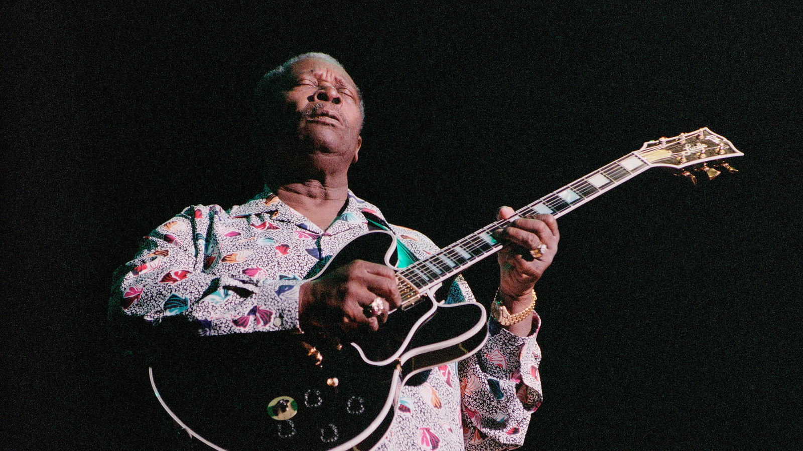 25 iconic guitars and their legendary owners | Yardbarker