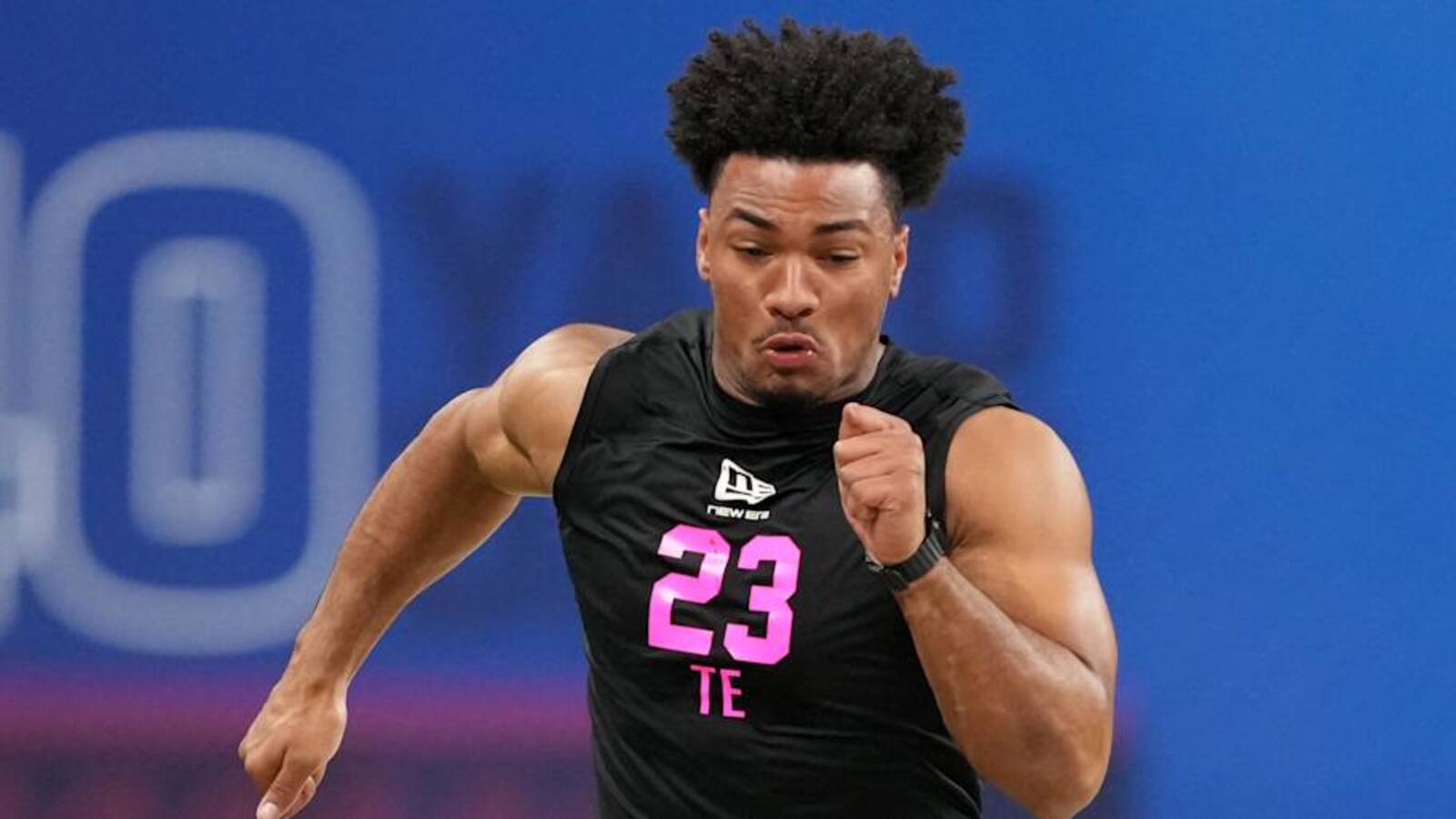 Oregon Ducks Standout Kenyon Sadiq Jumps in Recent 2026 NFL Mock Draft ...