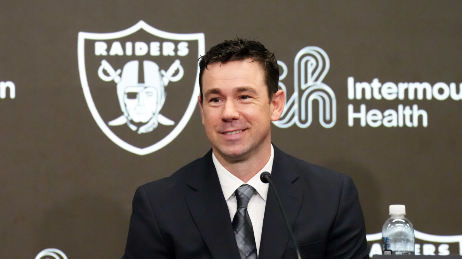 Raiders Predicted to Sign Former Super Bowl MVP in NFL Free Agency ...
