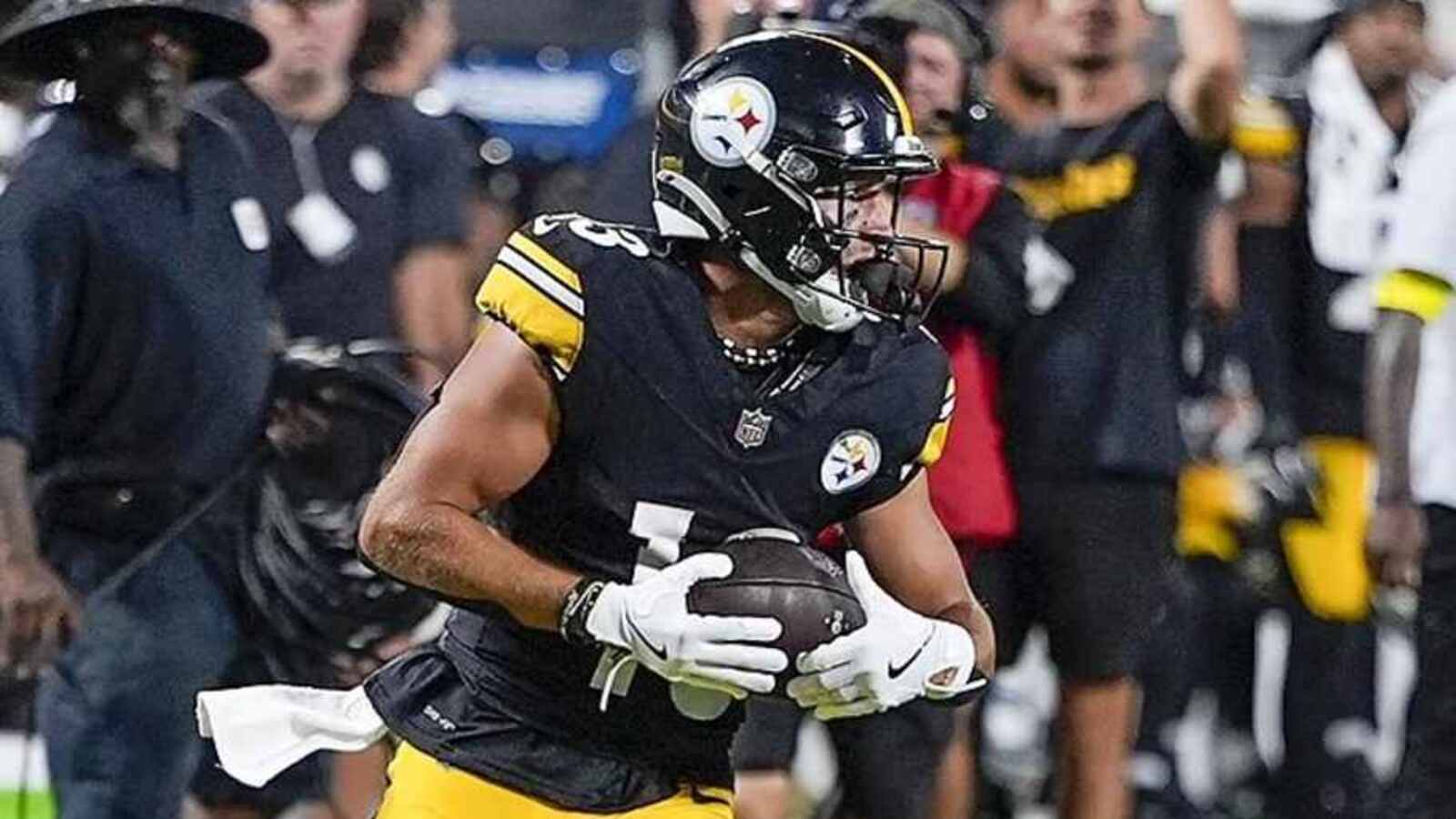 Steelers WR Suffers Finger Injury Before Packers Game | Yardbarker