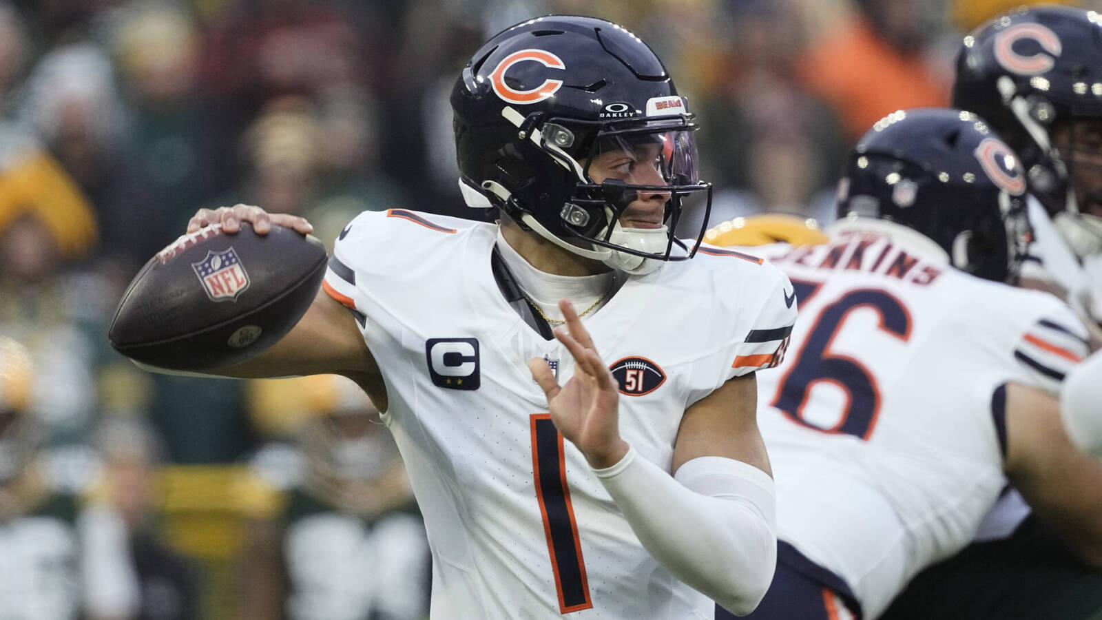 Insider offers prediction on future of Bears, Justin Fields | Yardbarker