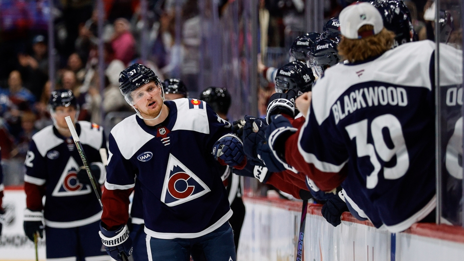 Cale Makar, Artturi Lehkonen lead Avalanche past Stars | Yardbarker