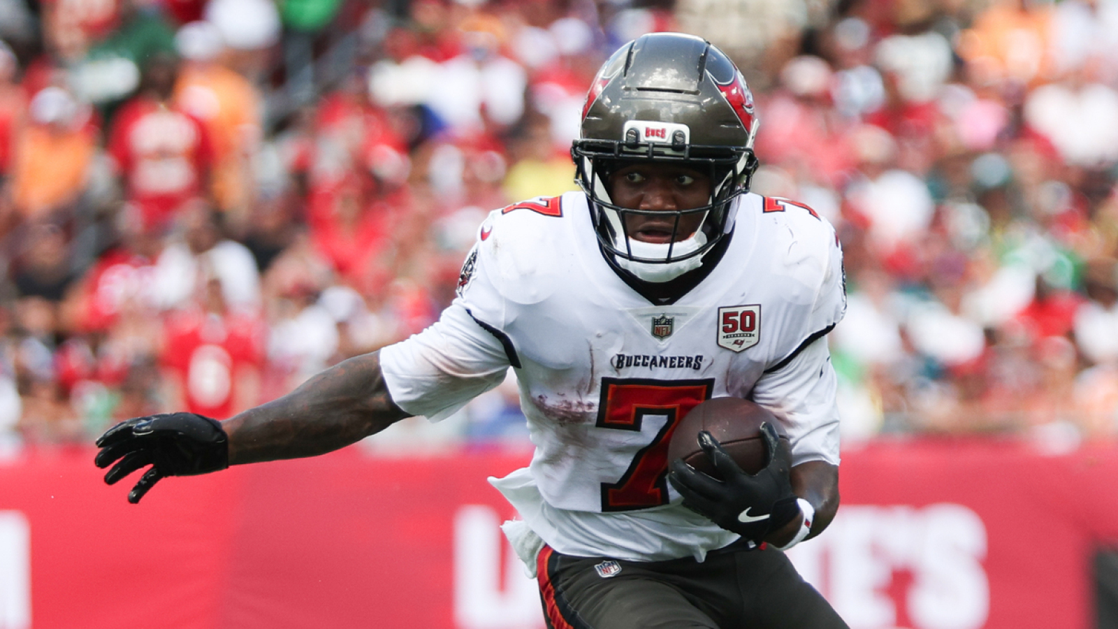 Buccaneers' backfield takes major hit with Bucky Irving injury | Yardbarker