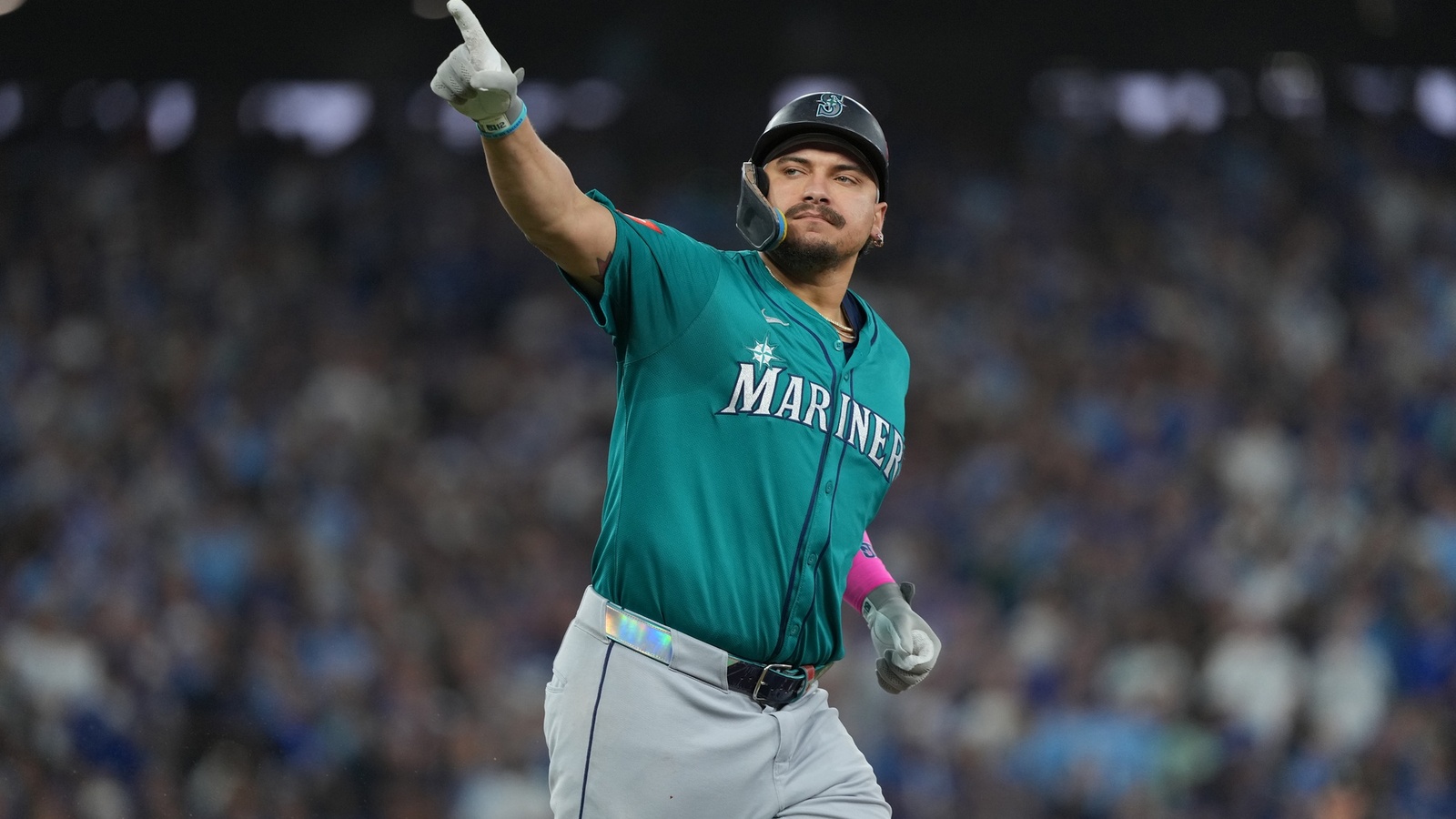 Mariners first baseman Josh Naylor wins 2025 Tip O’Neill Award | Yardbarker