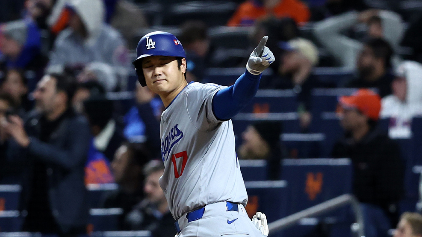 Watch: Shohei Ohtani hits mammoth HR in NLCS Game 3 | Yardbarker