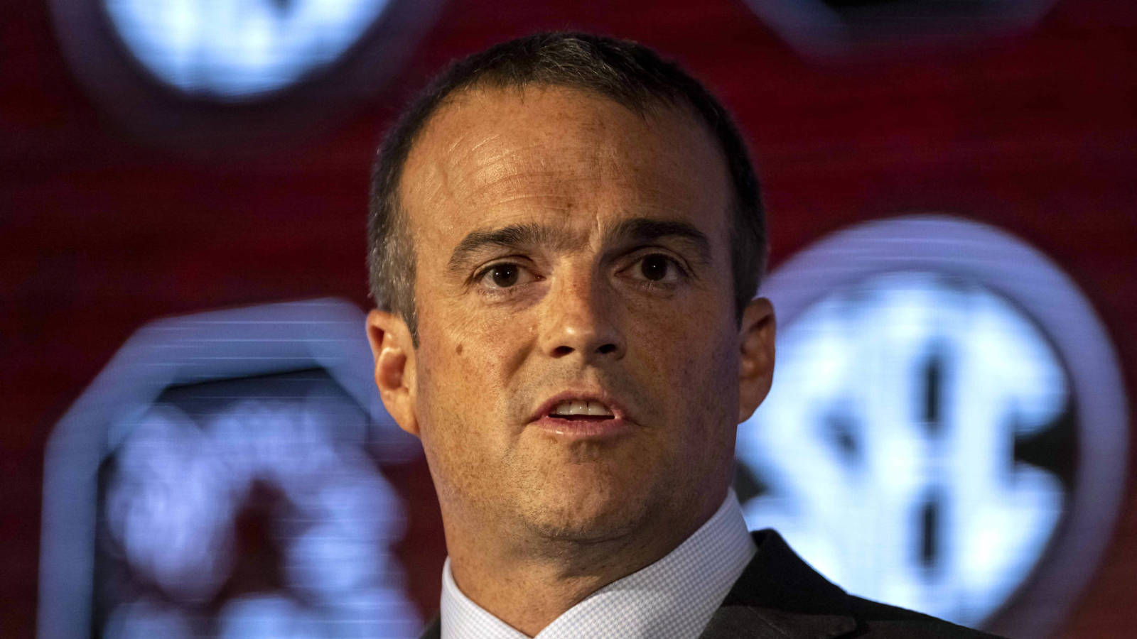 Shane Beamer recreates legendary Steve Spurrier photo | Yardbarker