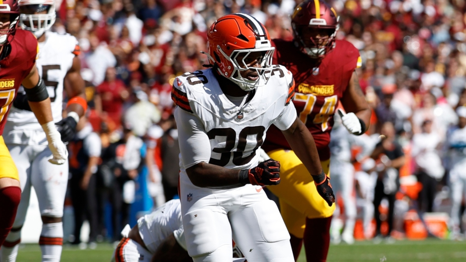 Cleveland Browns LB Devin Bush arrested for assault, harassment ...