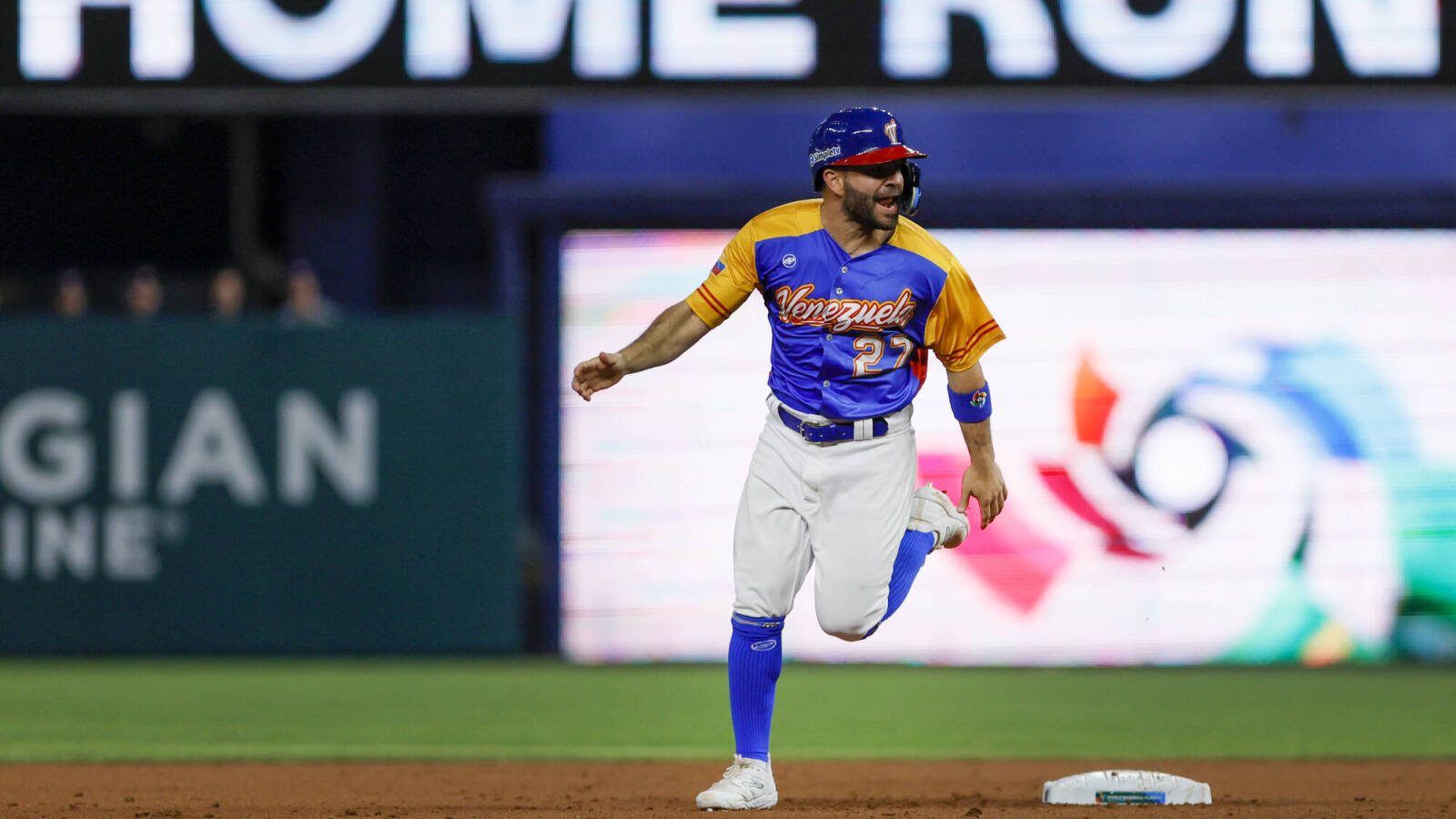 Watch: Jose Altuve exits WBC contest against US after being hit by ...