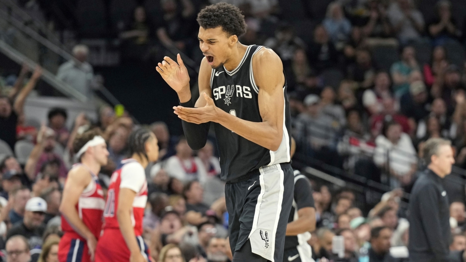 Victor Wembanyama scores career-high 50 as Spurs hold off Wizards | Yardbarker
