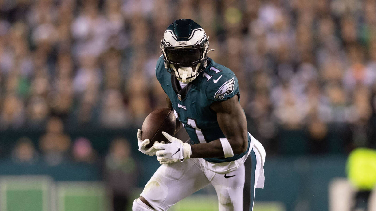 Eagles WR A.J. Brown gets surprise after 3-TD game | Yardbarker