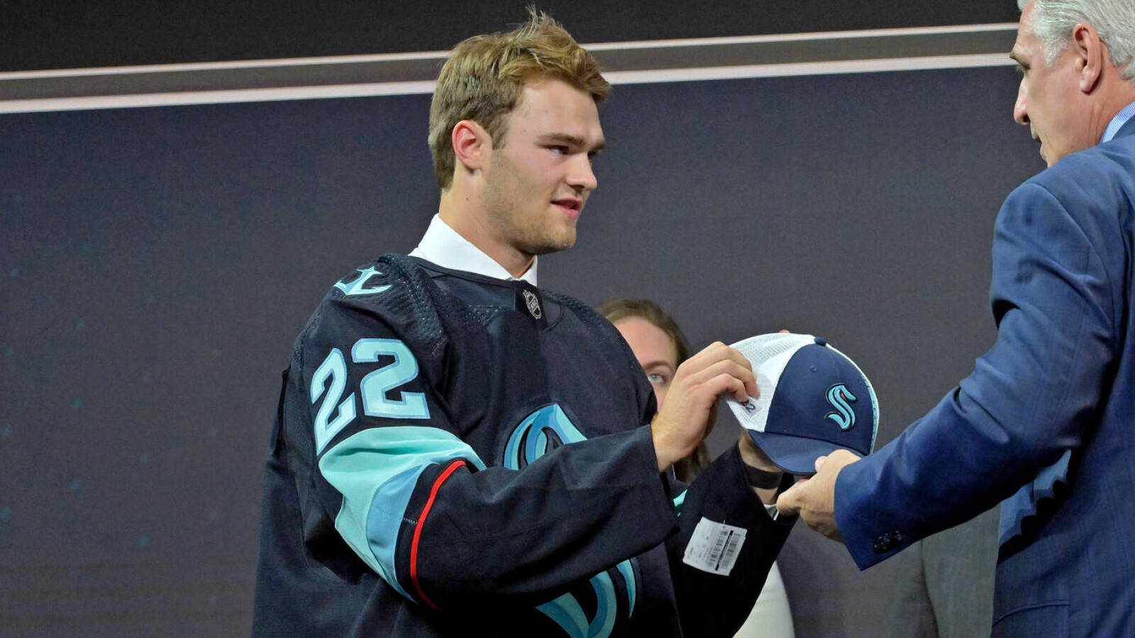 Consensus top prospect Shane Wright falls to Kraken at No. 4 | Yardbarker