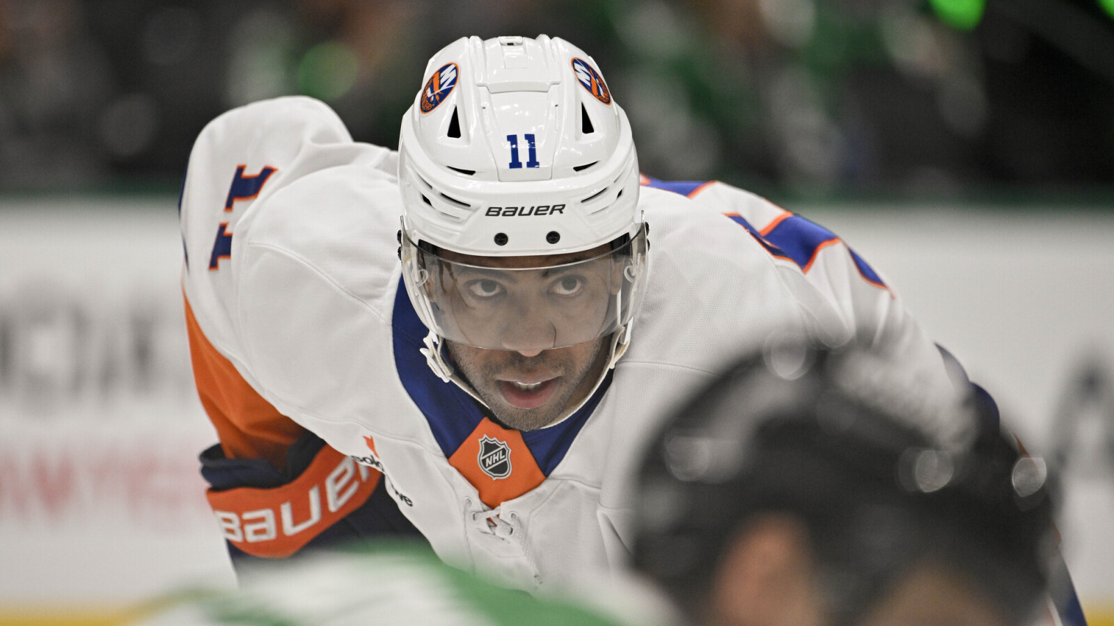 Islanders' Anthony Duclair leaves vs. Canadiens with injury | Yardbarker
