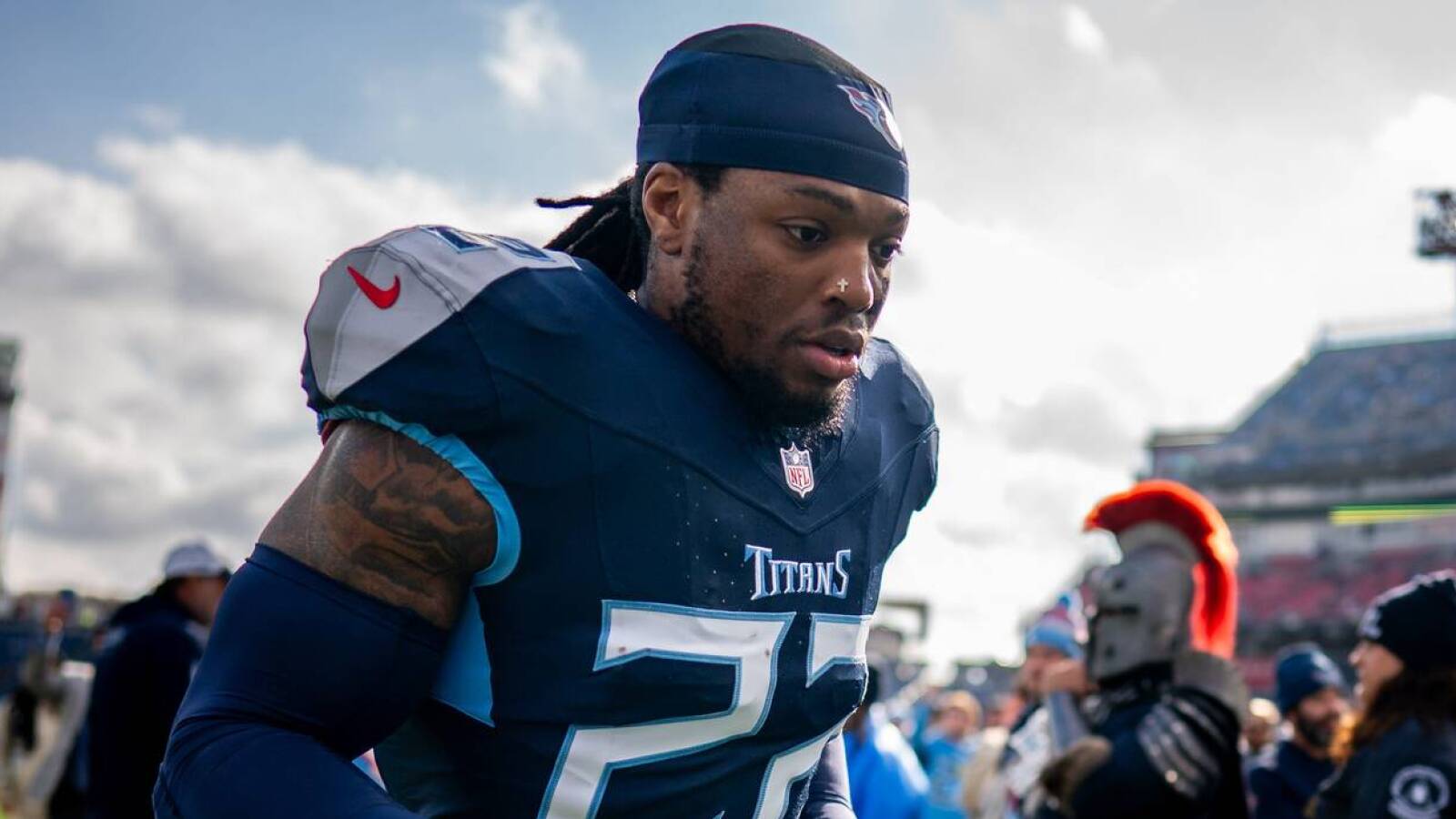 Watch: Titans RB Derrick Henry joins Hall of Famers on 18-yard TD ...