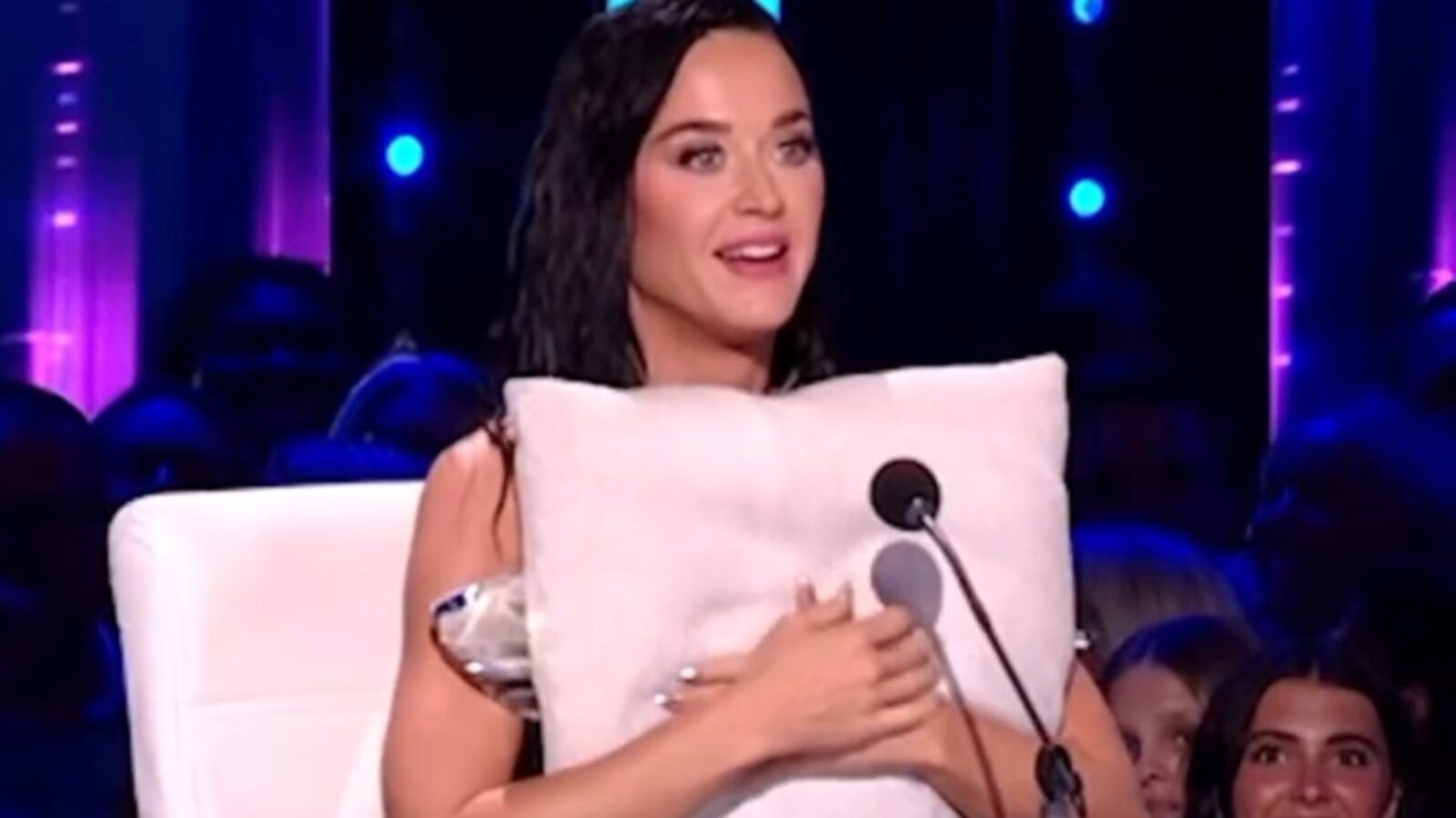 Katy Perry Suffers Wardrobe Malfunction on ‘American Idol’: ‘I Need My ...