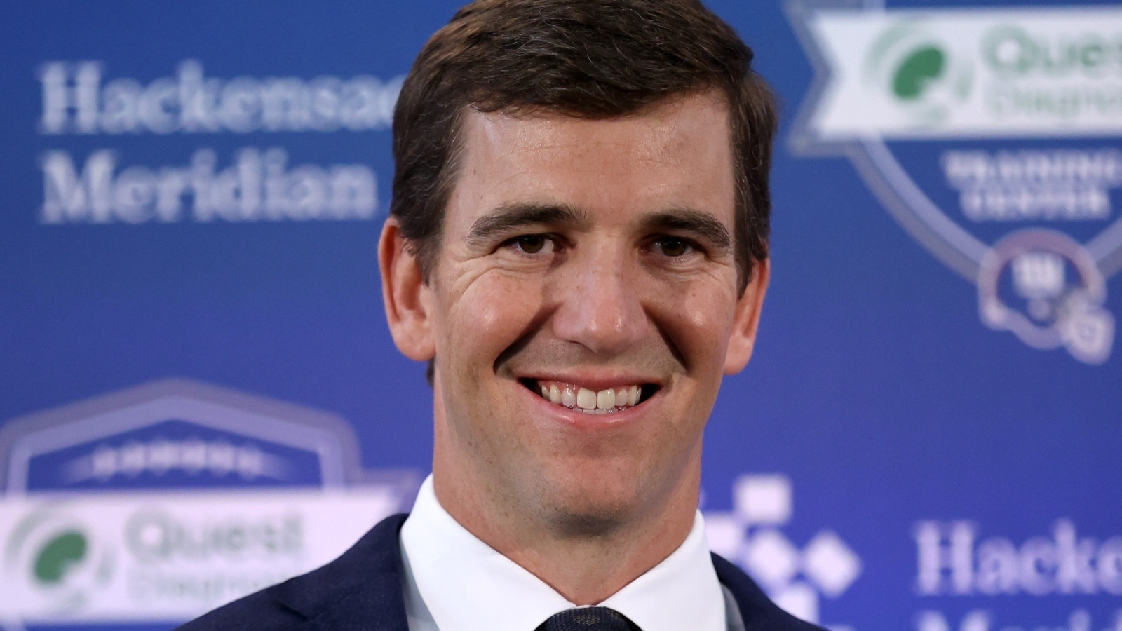 Eli Manning gives real reason for missing Tom Brady roast, torches him ...