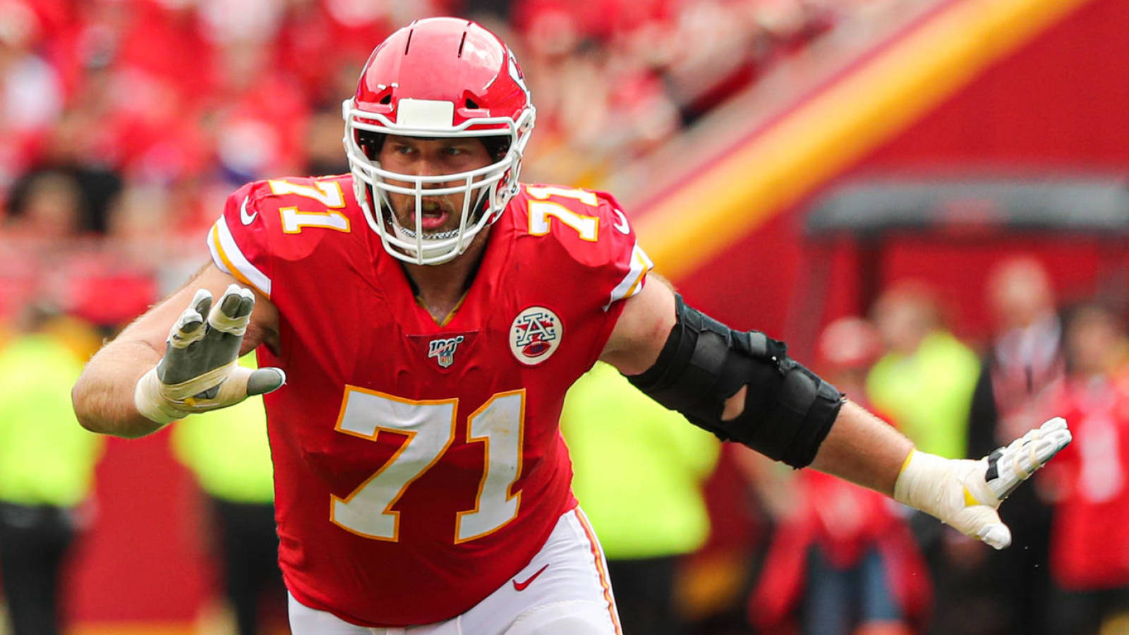 Mitchell Schwartz undergoes back surgery | Yardbarker