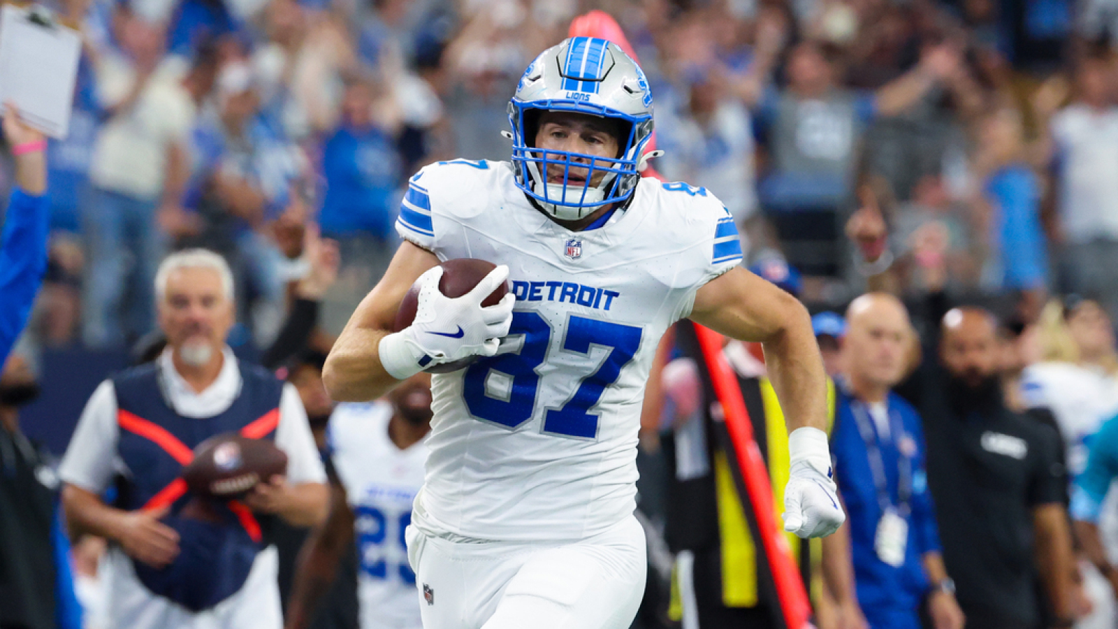 Watch: Lions TE Sam LaPorta makes absurd one-handed TD catch vs ...
