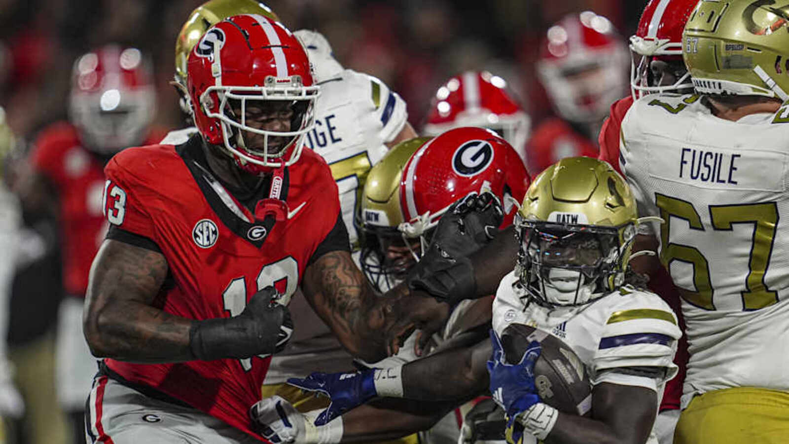 Packers Take Two Pass Rushers in New Three-Round NFL Mock Draft ...