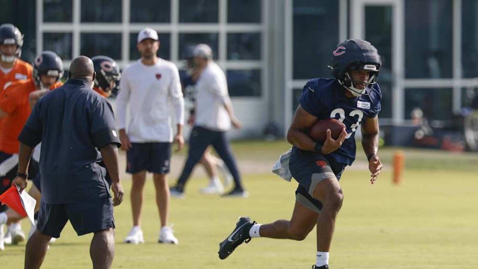 Bears running backs display speed and quickness in eye-catching ...