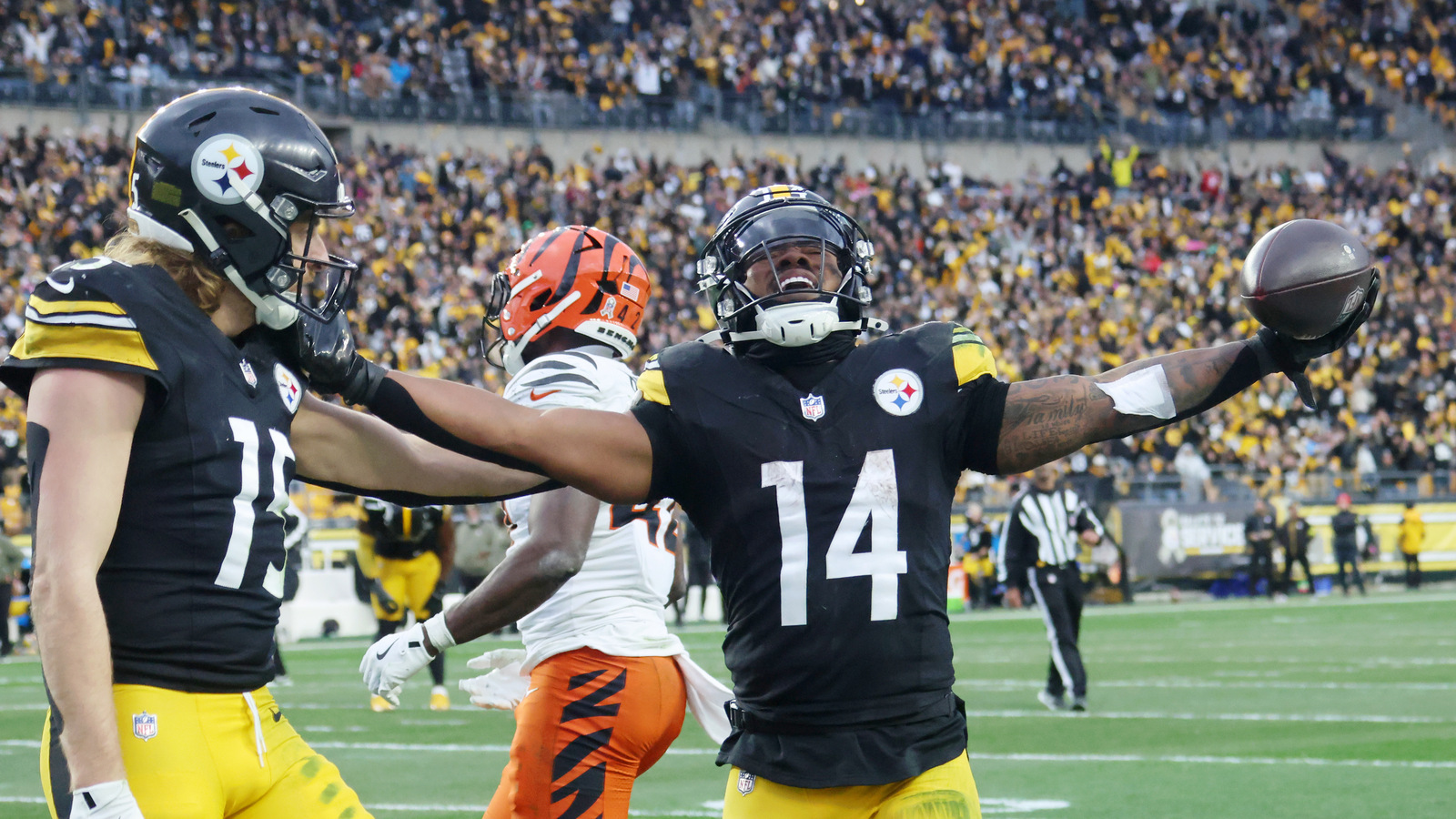 Steelers' Kenneth Gainwell On The Verge Of A Rare First Since 1994 In ...