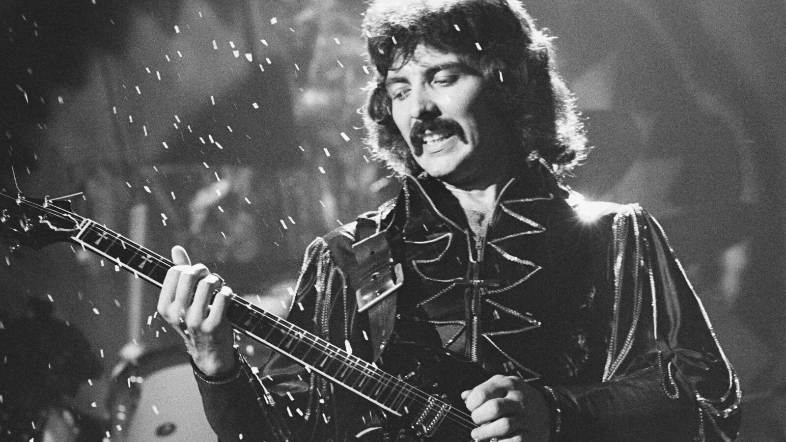 The 25 greatest heavy metal guitar players | Yardbarker