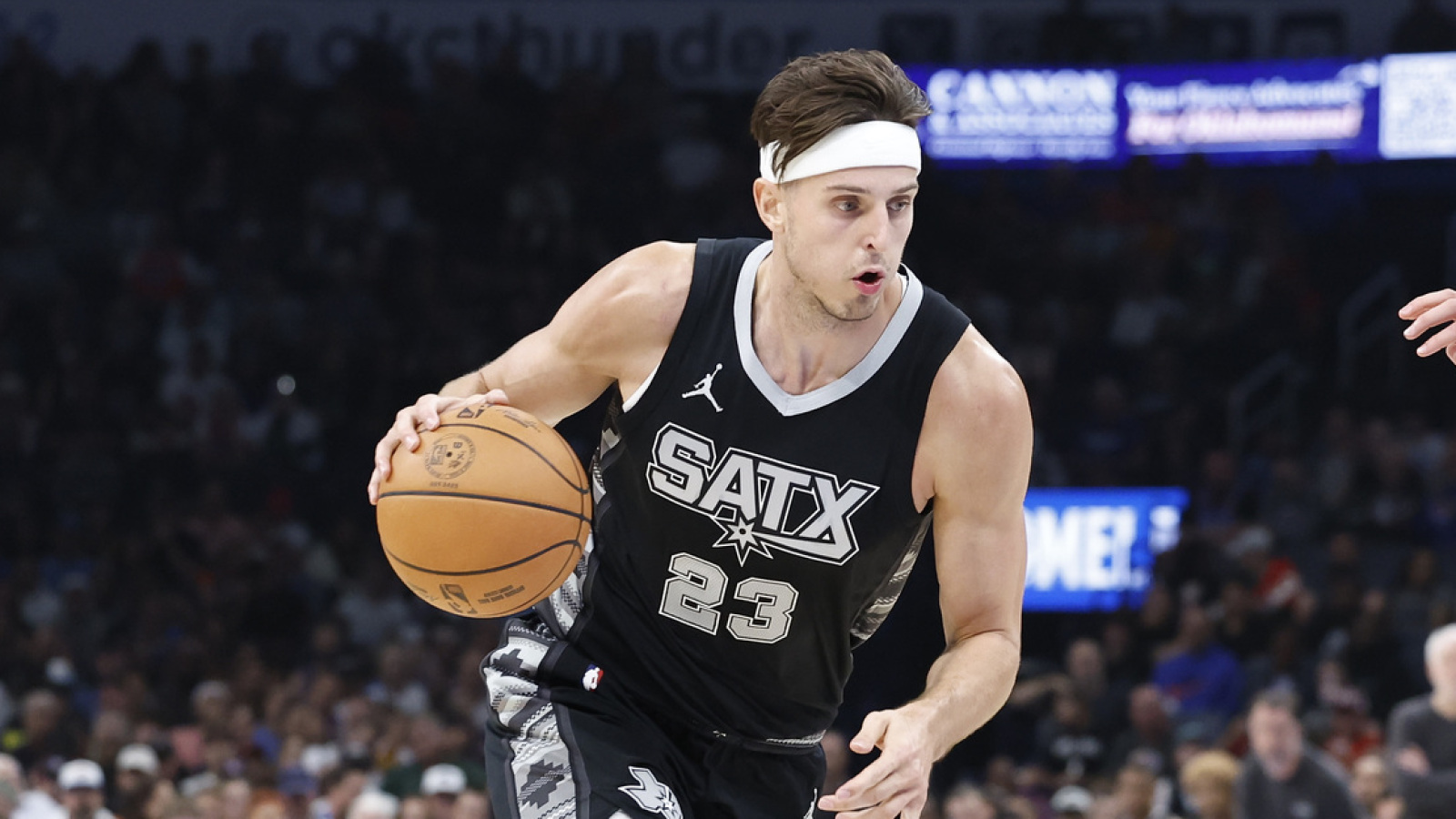 NBA fines Spurs’ Zach Collins for 'obscene gesture' | Yardbarker
