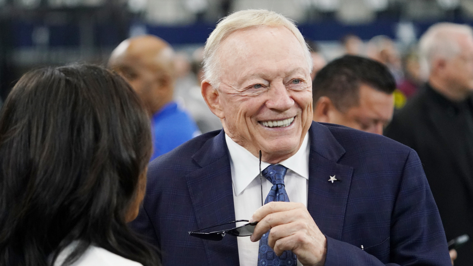Retired Terrell Owens Sends Message to Jerry Jones on Return As Cowboys ...