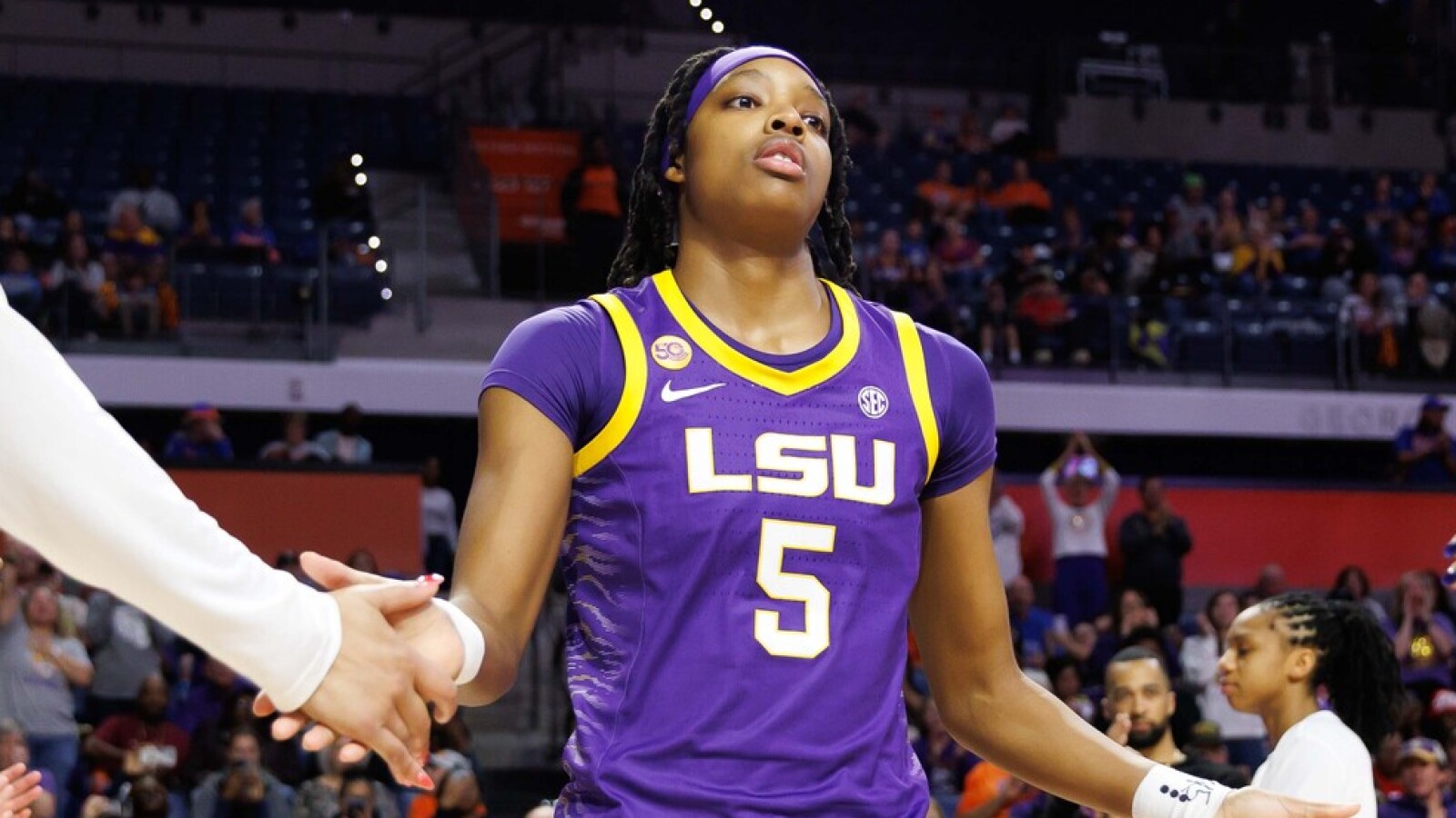 LSU player shoves Oklahoma player to ground, gets ejected | Yardbarker