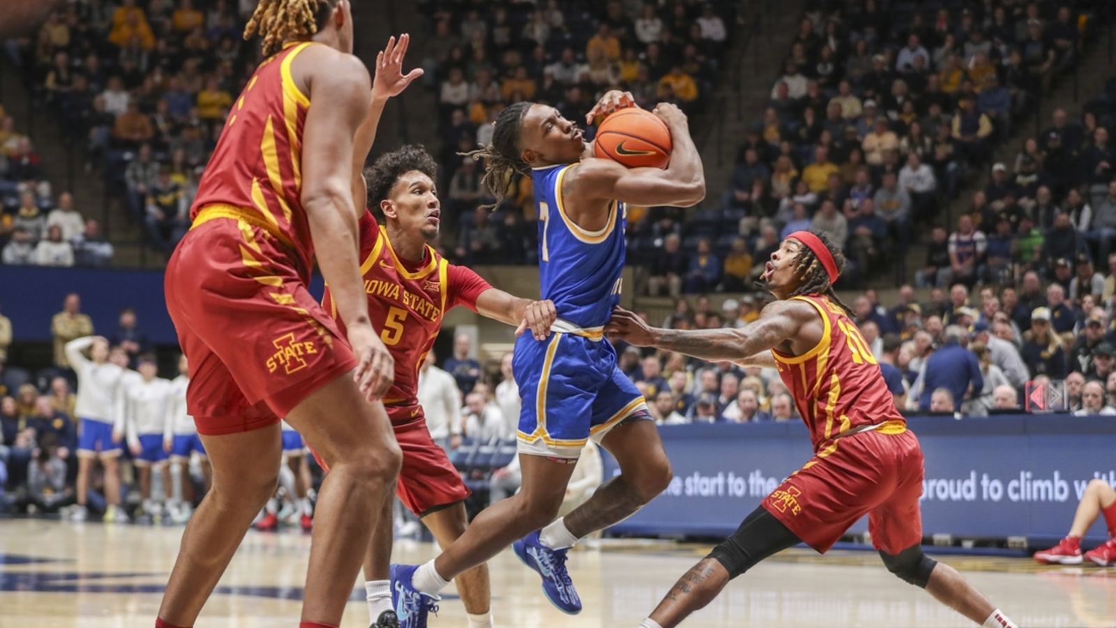 Javon Small (27 points) helps West Virginia topple No. 2 Iowa State ...