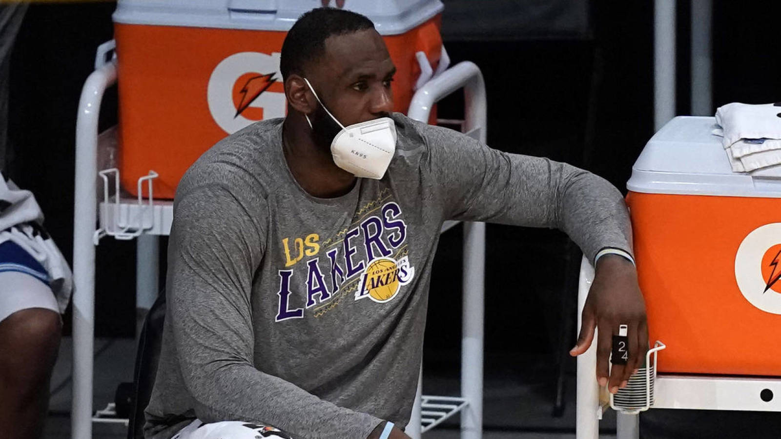 LeBron James suffers ankle injury vs. Hawks | Yardbarker