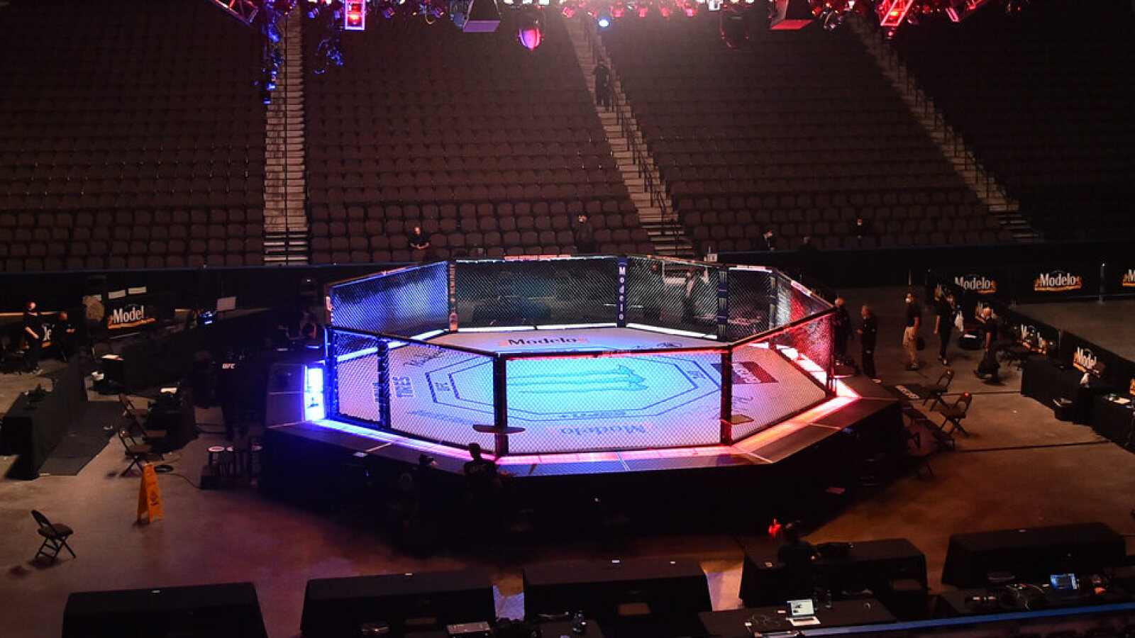 Watch: Lone'er Kavanagh opens 'DWCS' with first-round knockout | Yardbarker