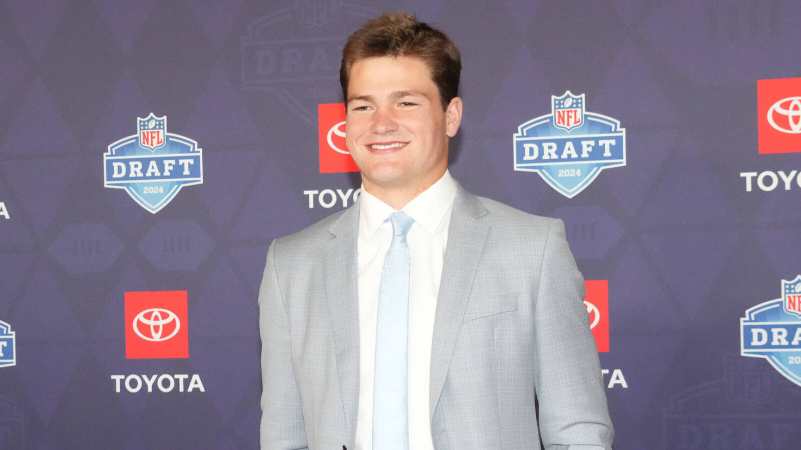 Drake Maye receives brother's support at draft in heartwarming way ...