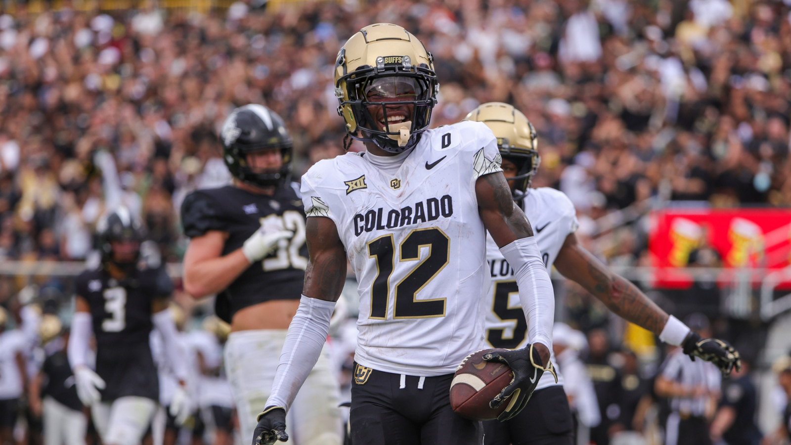 Watch: Colorado's Travis Hunter strikes Heisman pose after INT | Yardbarker