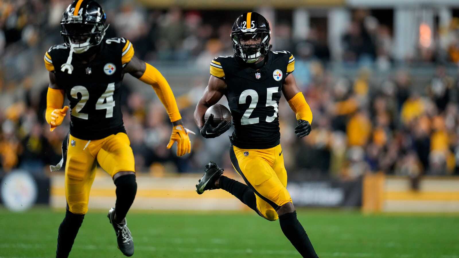 Steelers Safety Eric Rowe Makes Big Splash in Win | Yardbarker