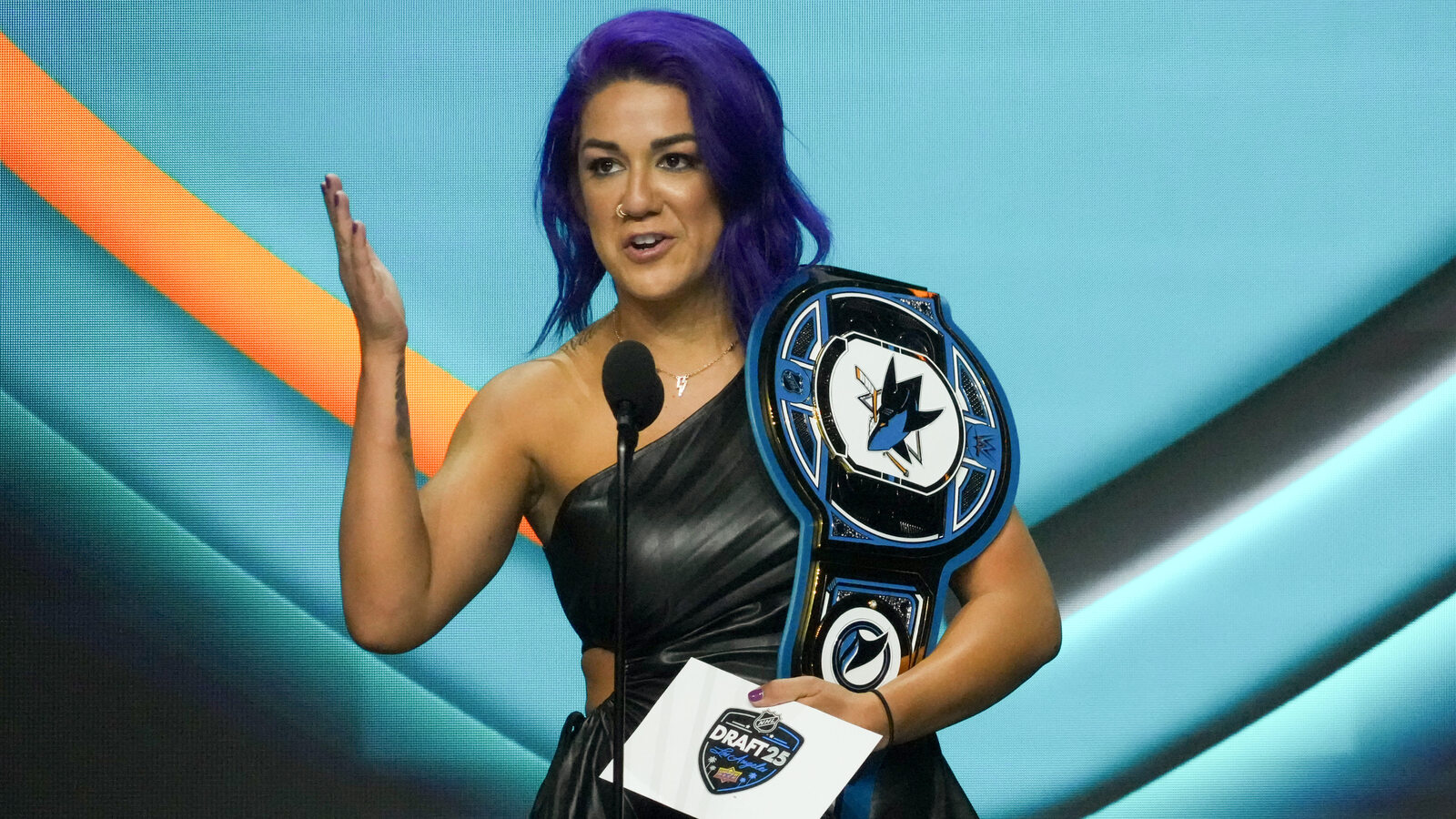 Bayley Returns To WWE With Familiar Persona | Yardbarker