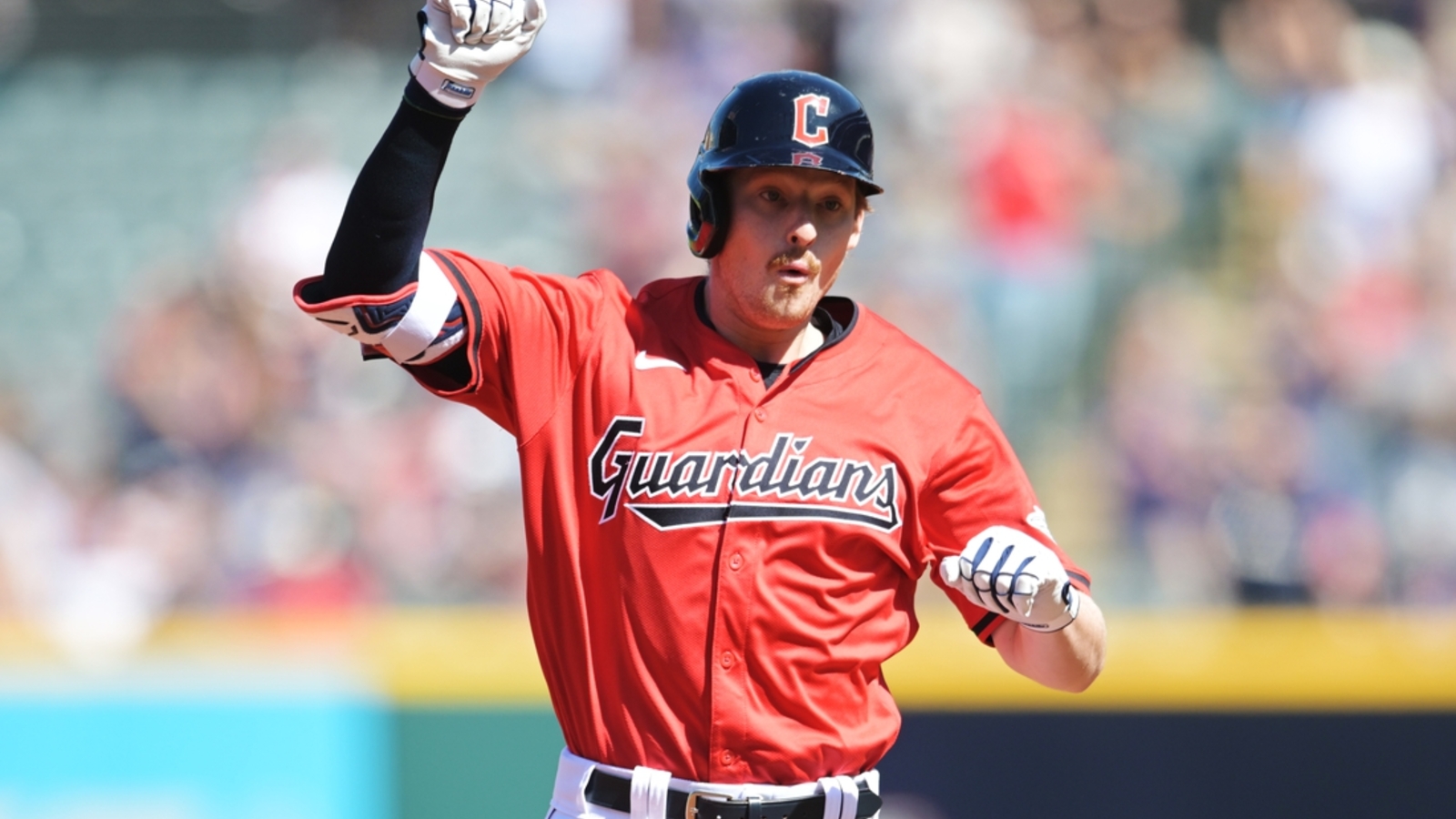Guardians slip past Twins in 10 to clinch playoff spots | Yardbarker