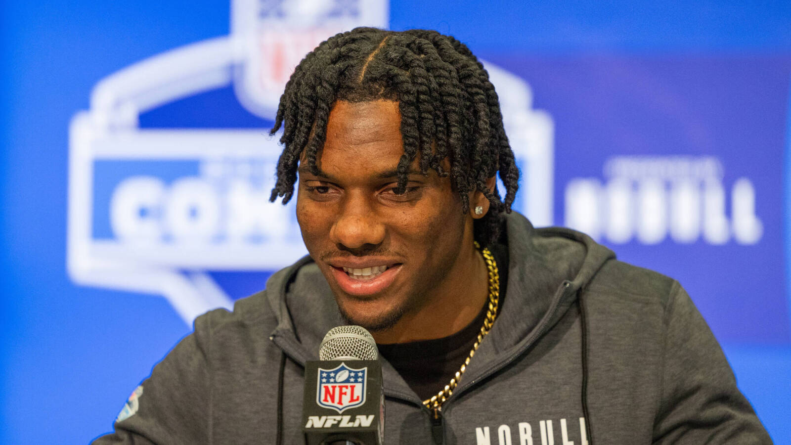 NFL reporter says one WR prospect viewed as ‘high-maintenance’ | Yardbarker