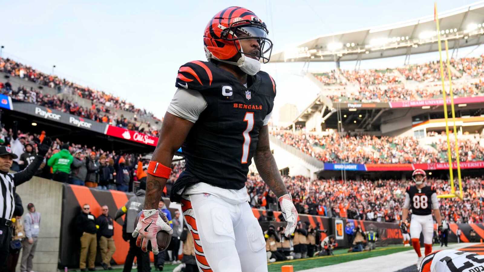 NFL superstar Ja'Marr Chase goes viral for making a hilarious offer to ...