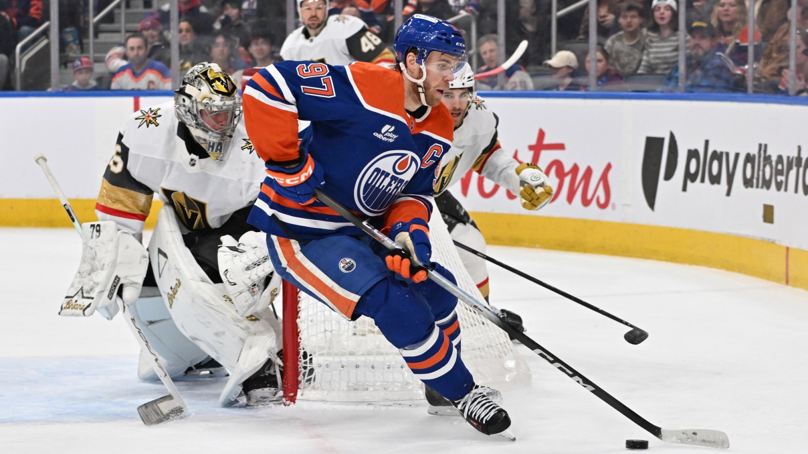 Connor McDavid or Nathan MacKinnon for the Hart Trophy? Fans Weigh In ...