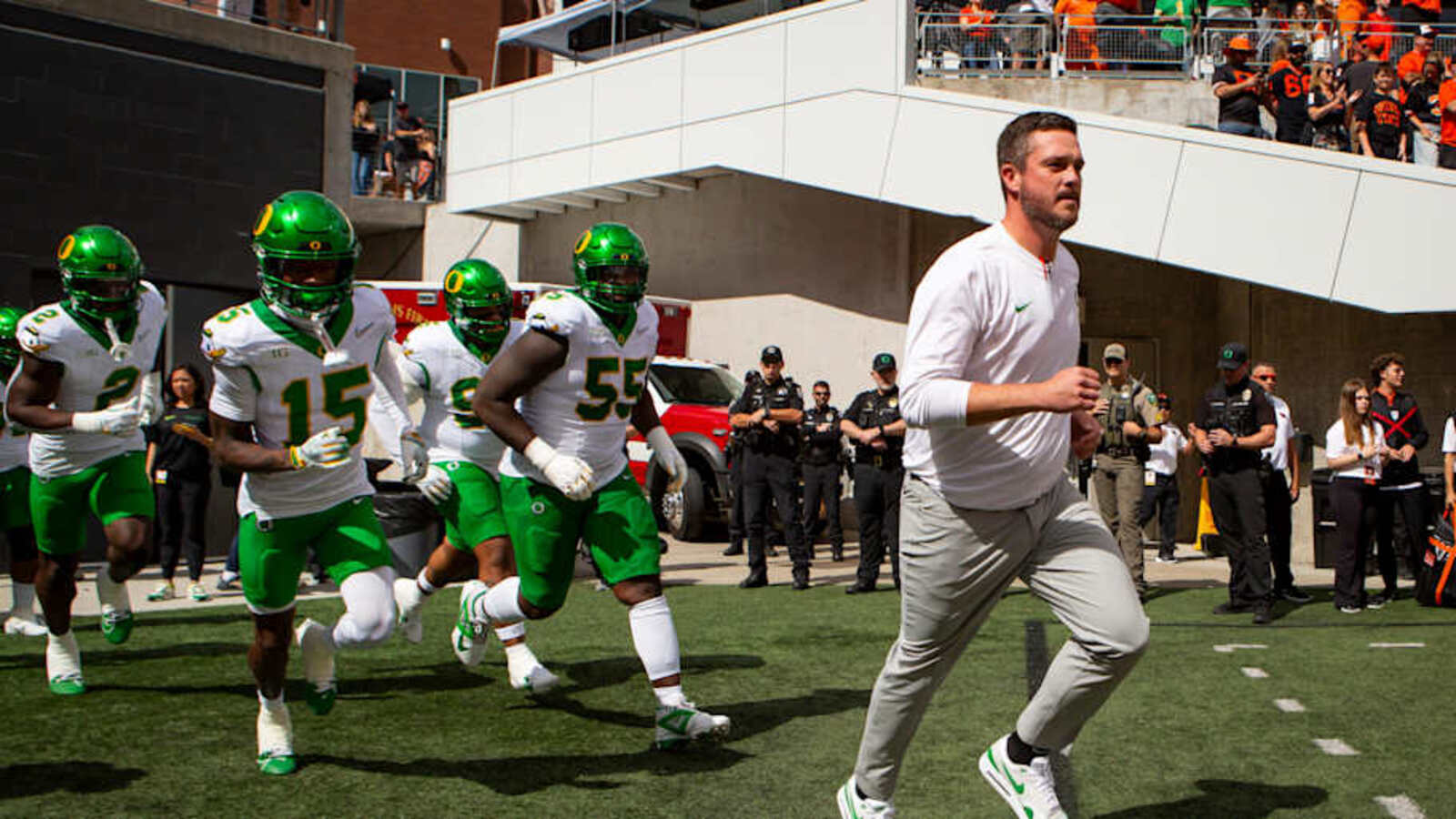 Oregon Ducks Recruiting: Coveted Linebacker Schedules Visit To Ducks vs ...