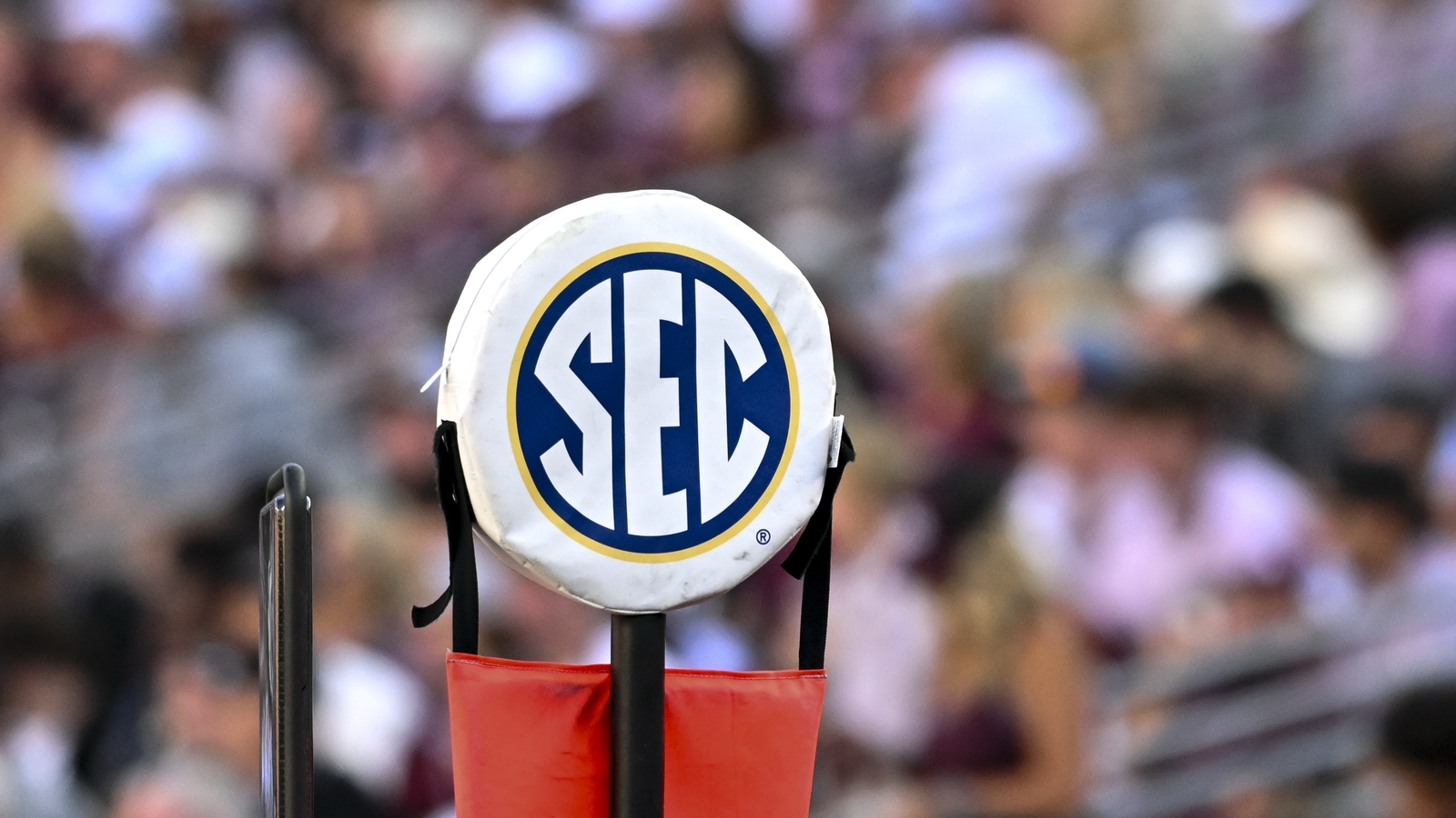 Report: SEC has banned referee Ken Williamson | Yardbarker