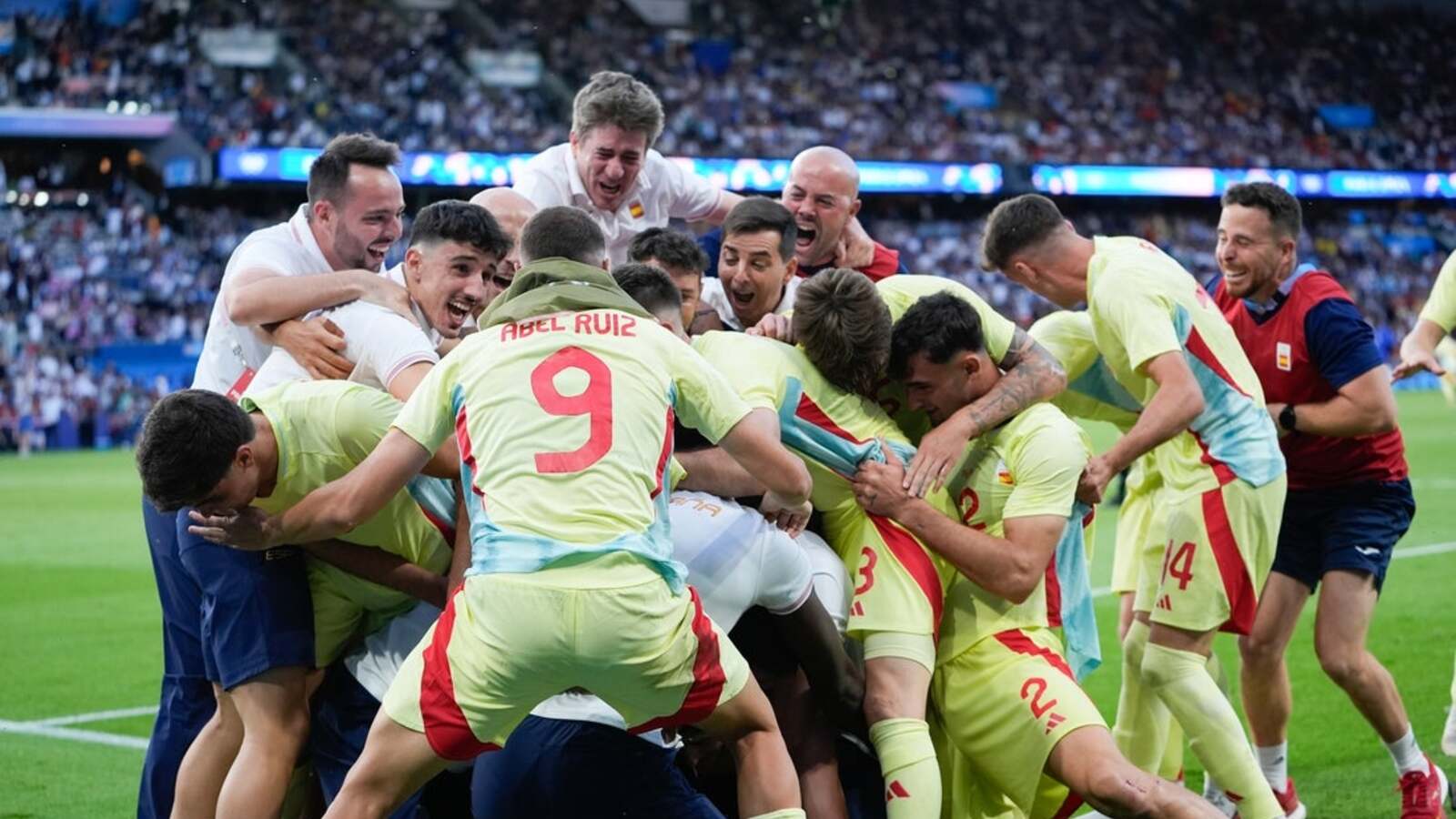 Spain reclaims No. 1 in FIFA world rankings; USA slides | Yardbarker