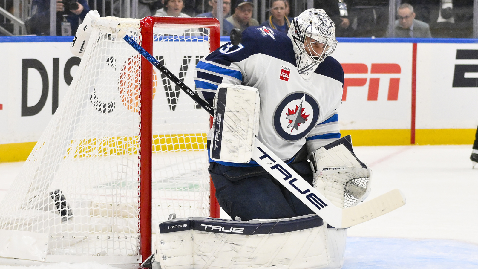Scott Arniel Sends Clear Message to Connor Hellebuyck after Second ...