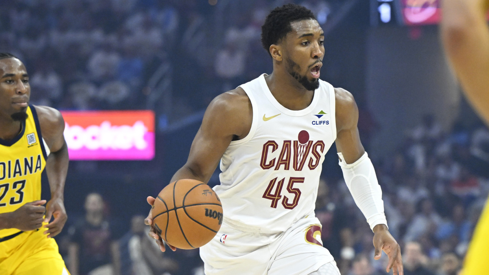 Halftime Short-Handed Cavs Turn Up Defense For Game 2 | Yardbarker