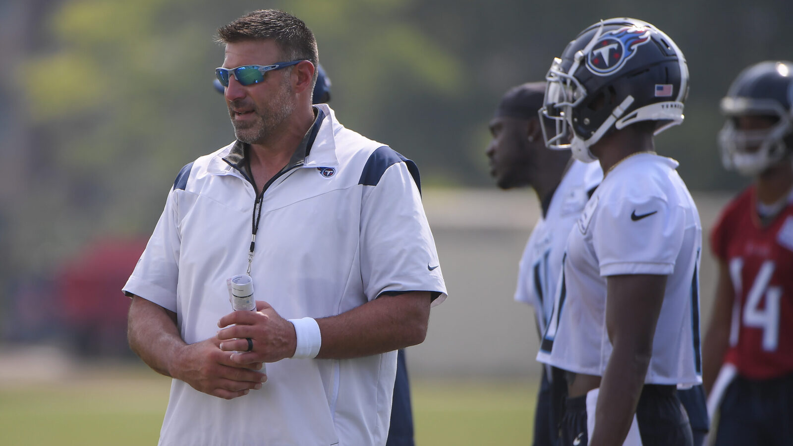 Eagles’ $43M ‘Cap Ghost’ A.J. Brown Reunites With Vrabel In New England ...