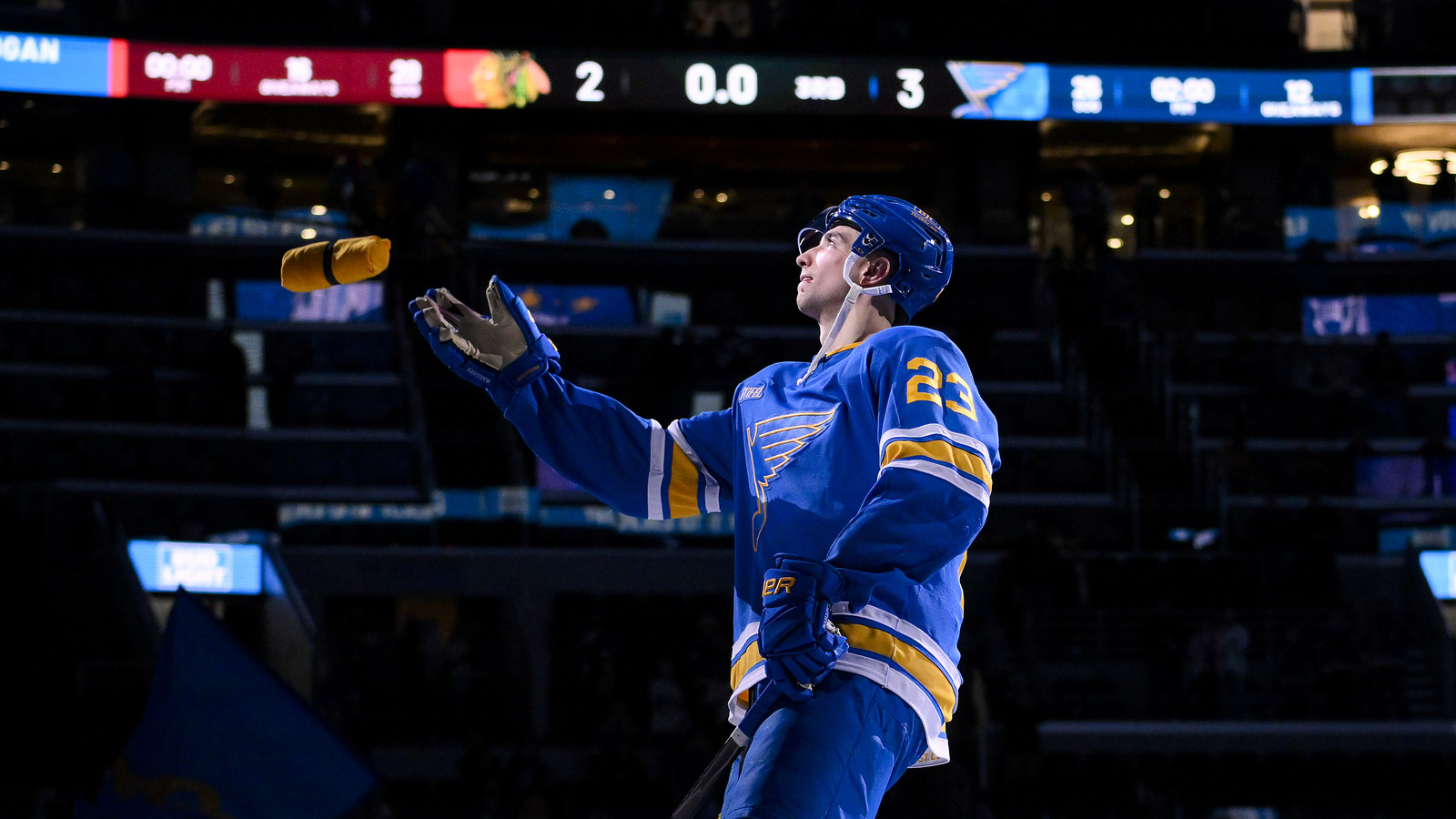 Logan Mailloux signs contract extension with the Blues | Yardbarker