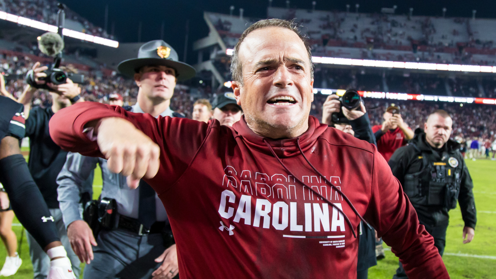 Shane Beamer goes ballistic after being taunted by Bret Bielema ...