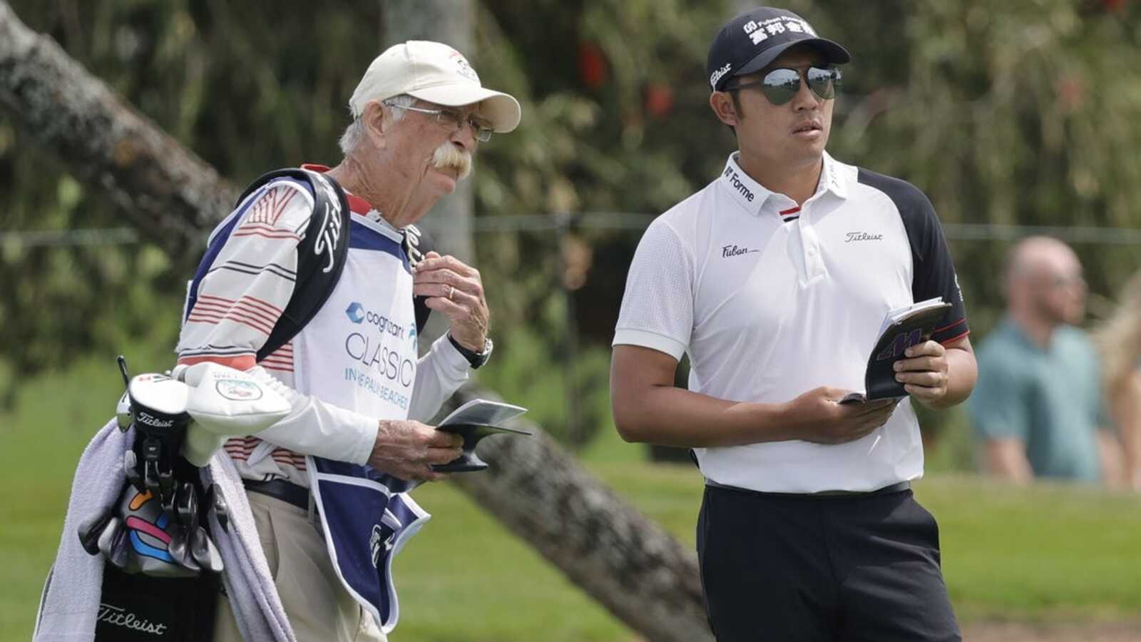 Four caddies -- including one fan -- aid C.T. Pan on Sunday | Yardbarker