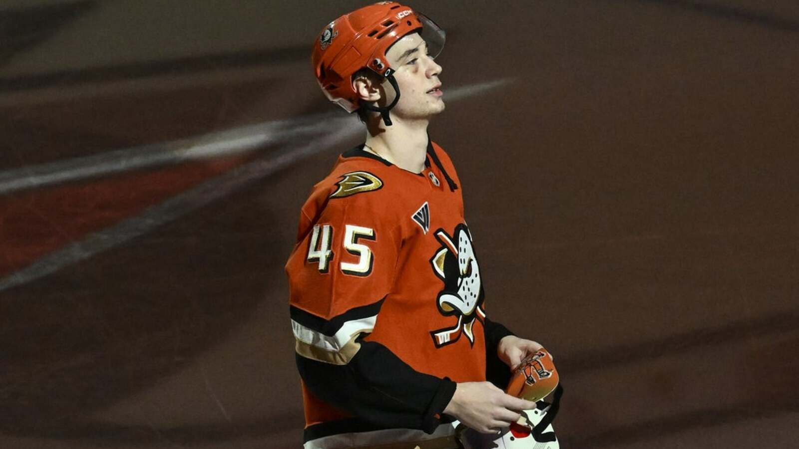 Ducks' Beckett Sennecke bids to stay hot vs. Blackhawks | Yardbarker